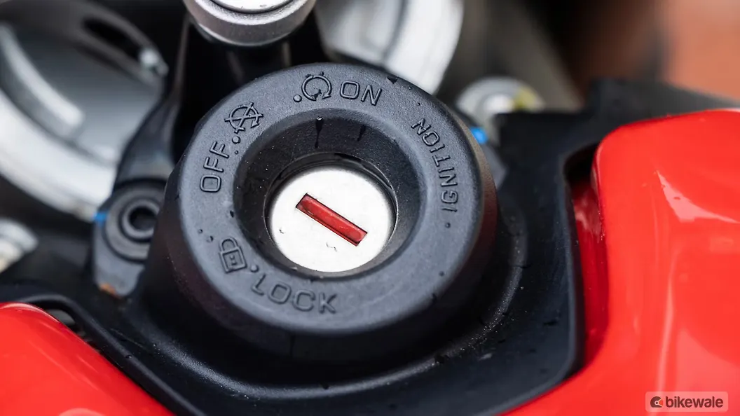 Ducati Streetfighter V2 Ignition Switch Image – BikeWale