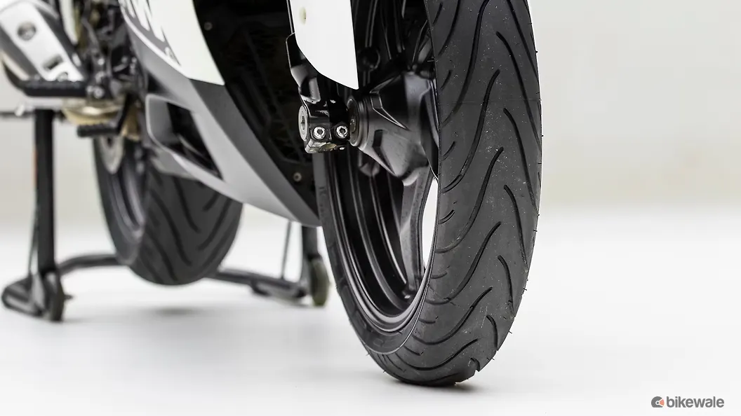 BMW G310 RR Rear Tyre Image – BikeWale