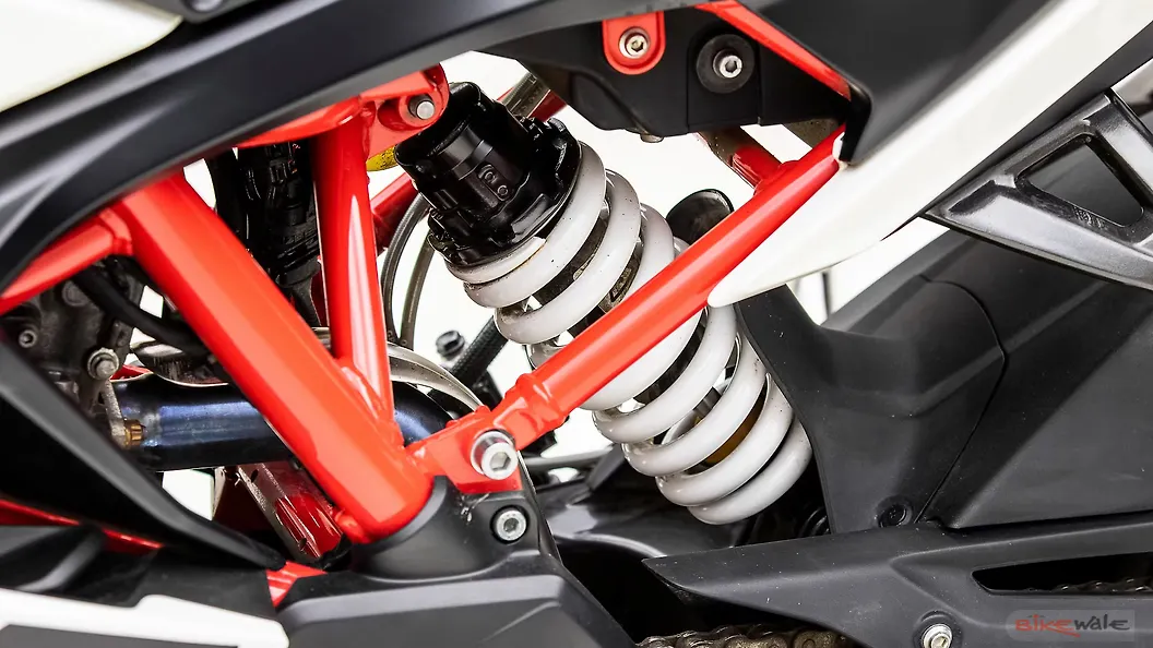 BMW G310 RR Rear Brake Fluid Reservoir Image – BikeWale