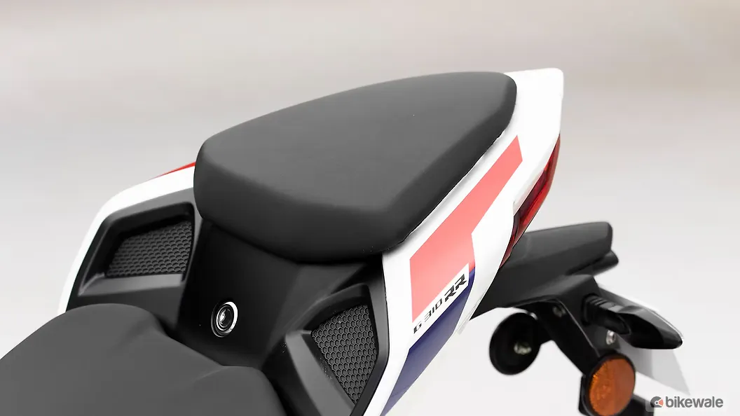 BMW G310 RR Chain Cover Image – BikeWale