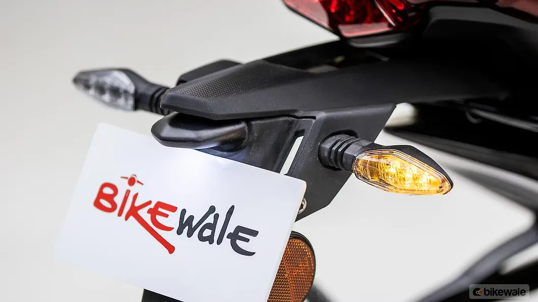 BMW G310 RR Rear Turn Indicators Image – BikeWale