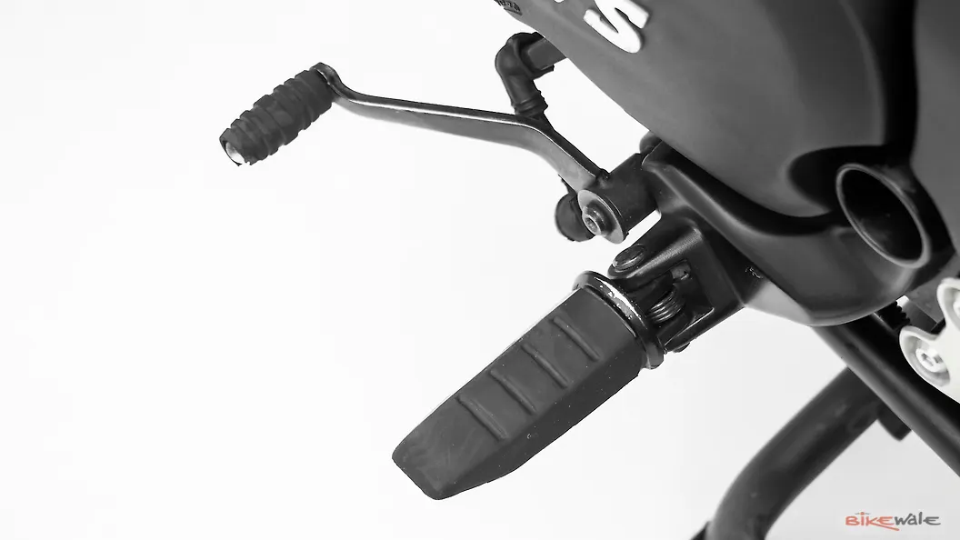 TVS Ronin Front Brake Lever Adjuster Image – BikeWale