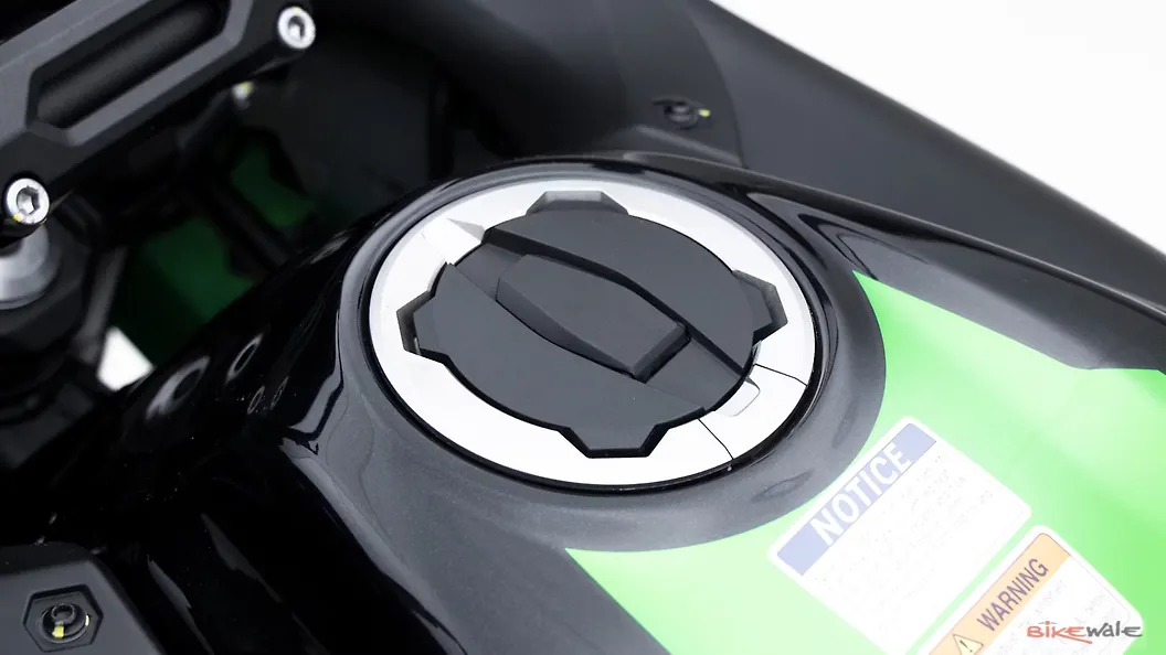 Kawasaki Versys 650 Fuel Tank Image – BikeWale