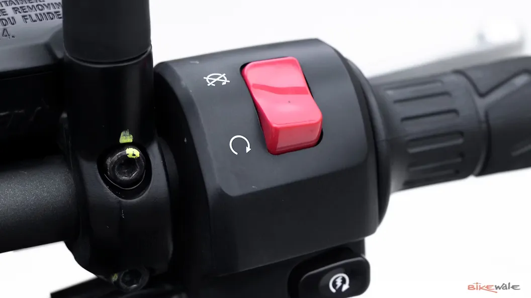 Kawasaki Versys 650 Left Side Multifunction Switchgear Image – BikeWale