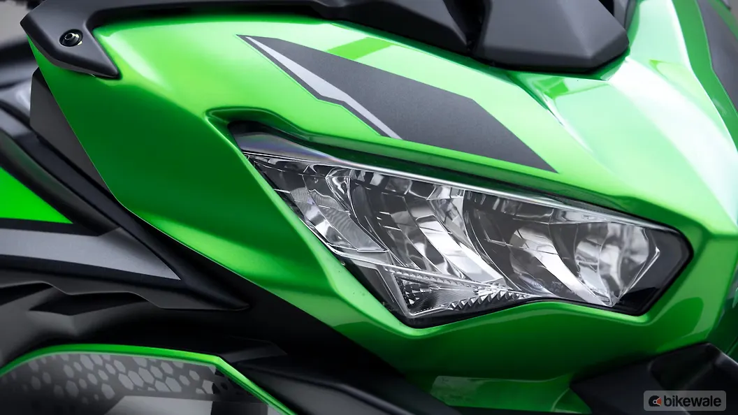 Kawasaki Versys 650 Head Light Image – BikeWale