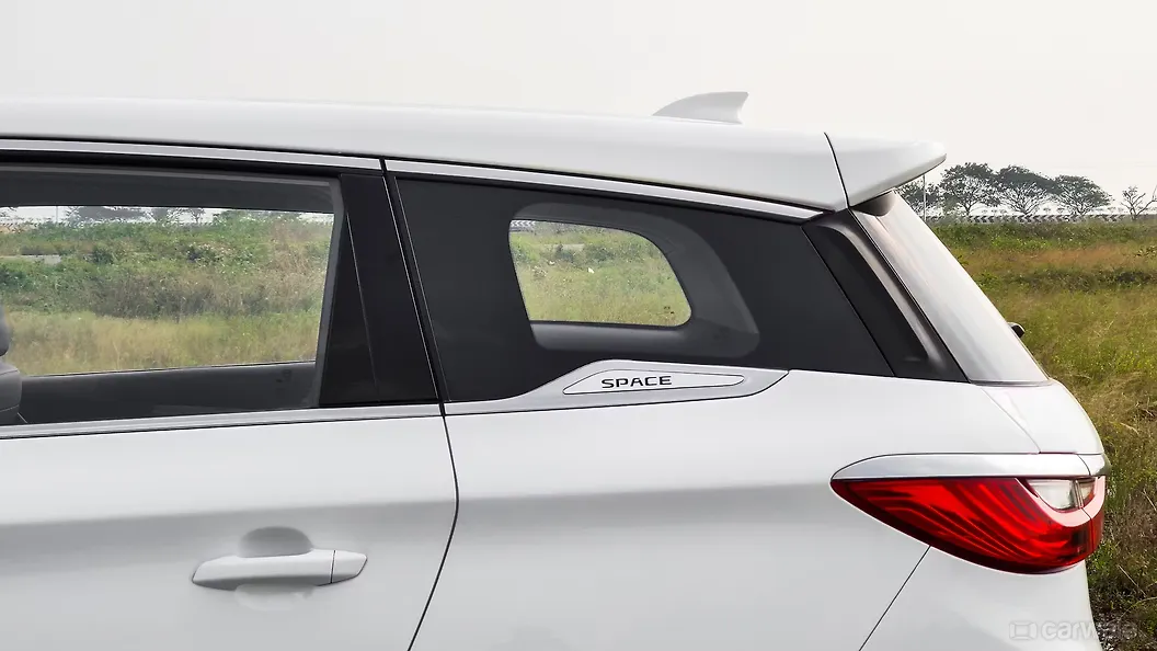 e6 Rear Quarter Glass Image, e6 Photos in India - CarWale