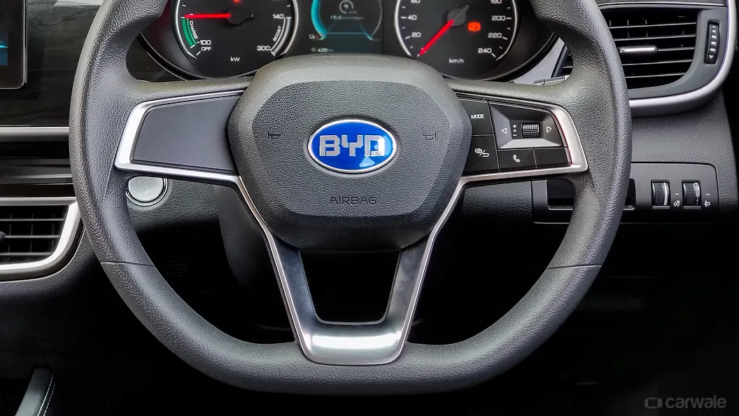 e6 Horn Boss Image, e6 Photos in India - CarWale