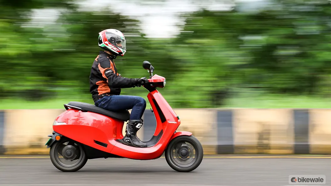 OLA S1 Pro [2021-2023] Right Rear Three Quarter Image – BikeWale