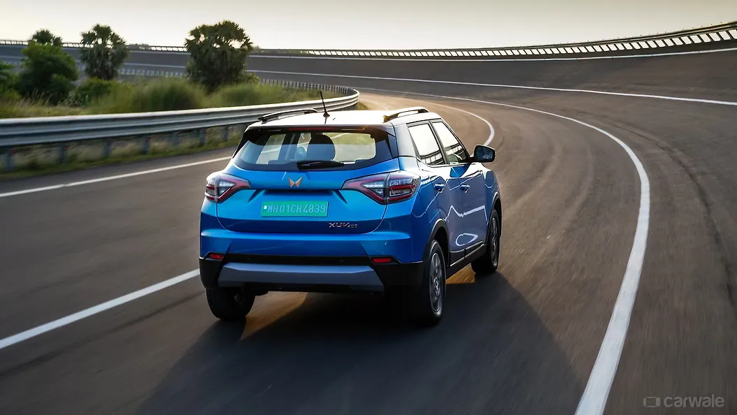 XUV400 Rear View Image, XUV400 Photos in India - CarWale