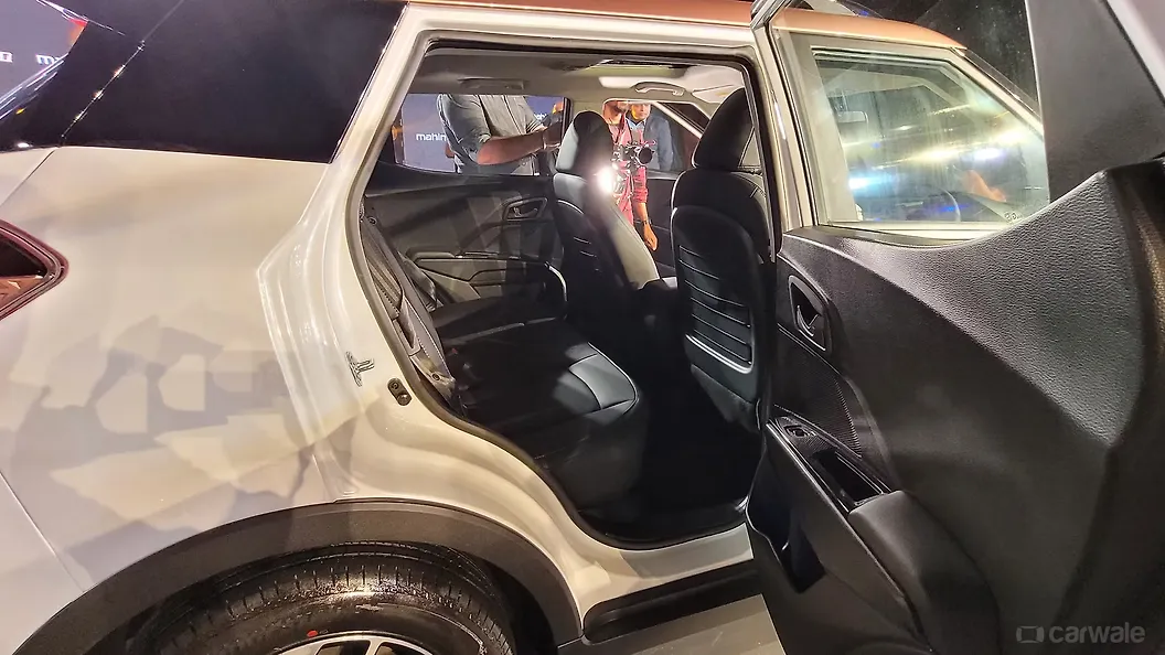 XUV400 Rear View Image, XUV400 Photos in India - CarWale