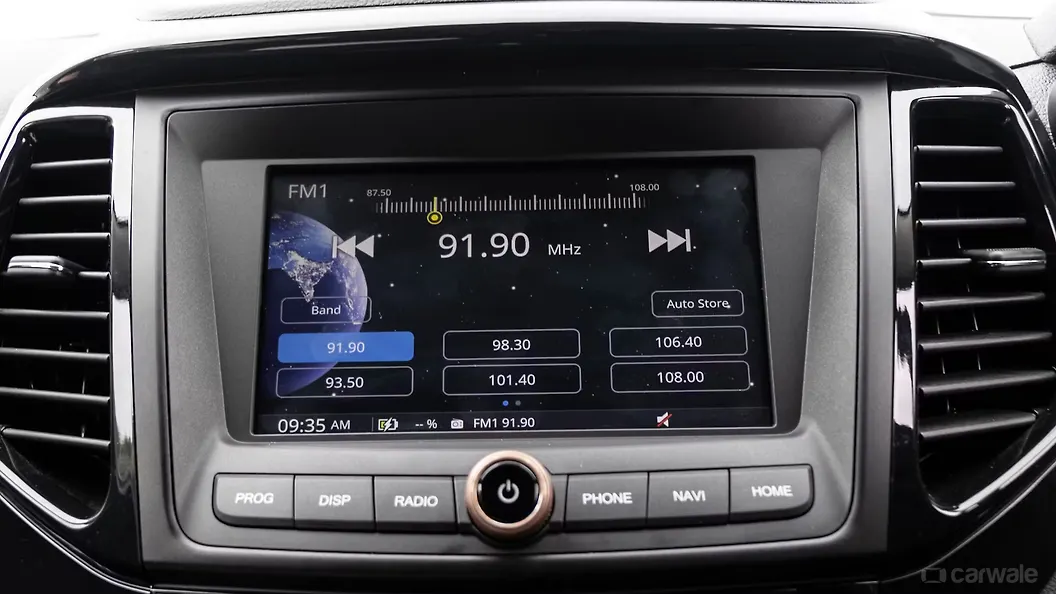 XUV400 Infotainment System Image, XUV400 Photos in India - CarWale