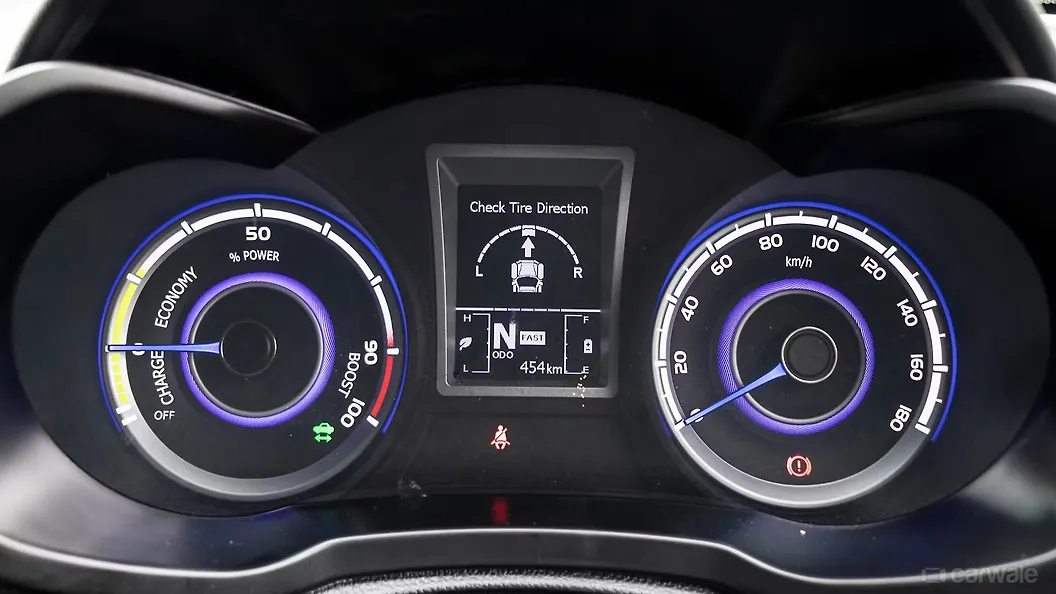 XUV400 Instrument Cluster Image, XUV400 Photos in India - CarWale