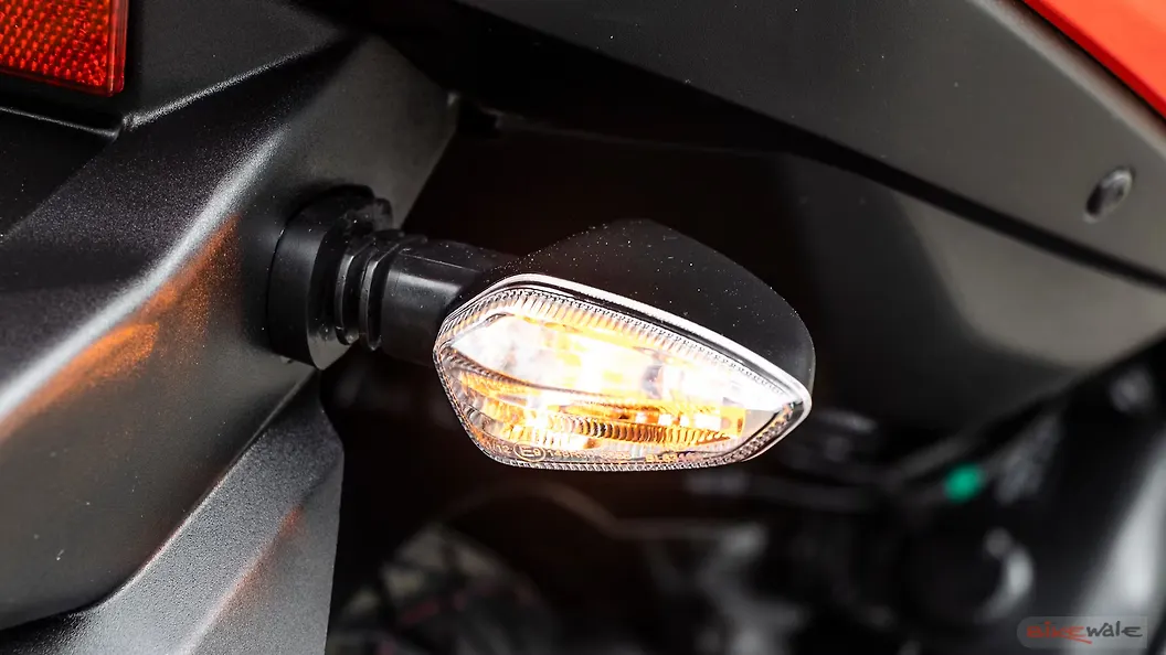 Hero Xoom Rear Turn Indicators Image – BikeWale