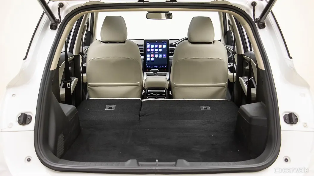 Hector Bootspace Rear Seat Folded Image, Hector Photos in India - CarWale