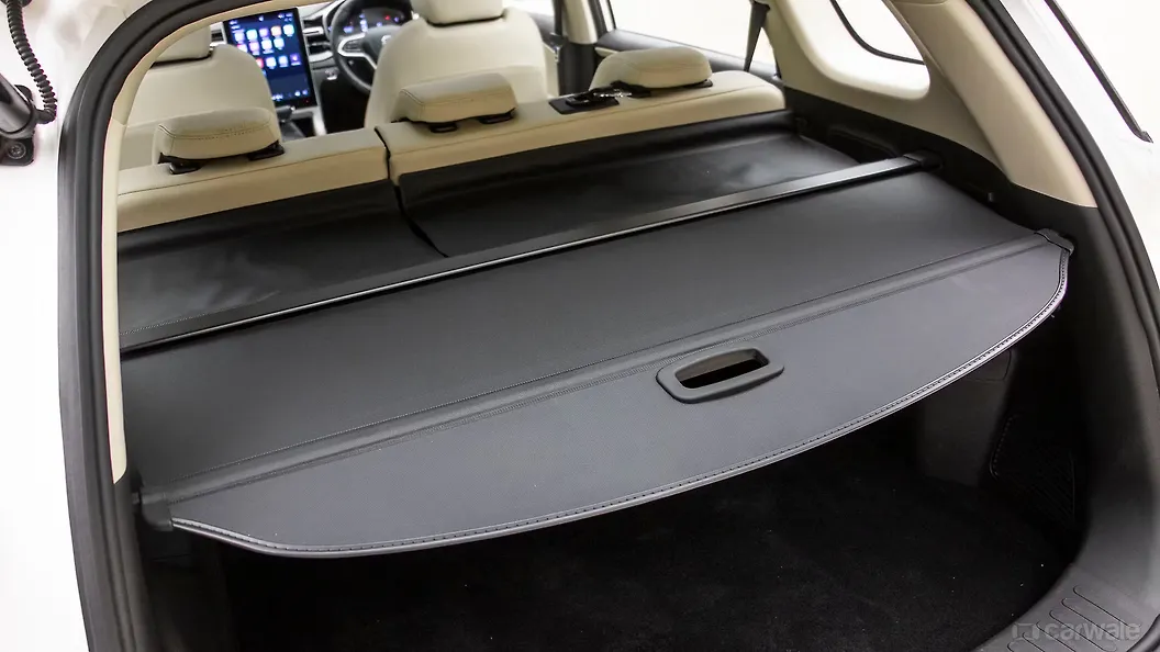 Hector Bootspace with Parcel Tray/Retractable Image, Hector Photos in ...