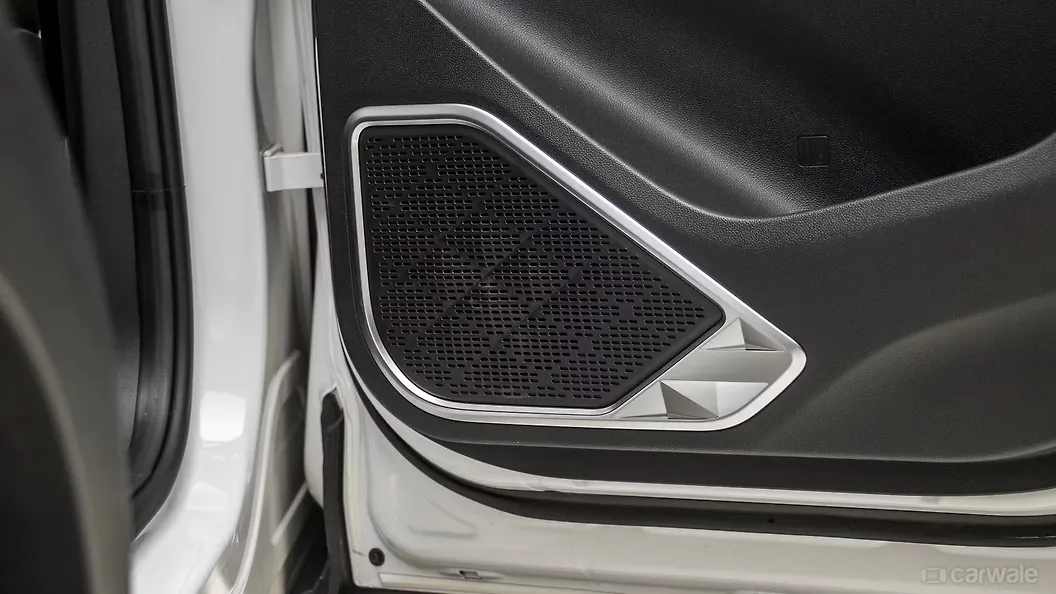 Hector Rear Speakers Image, Hector Photos in India - CarWale