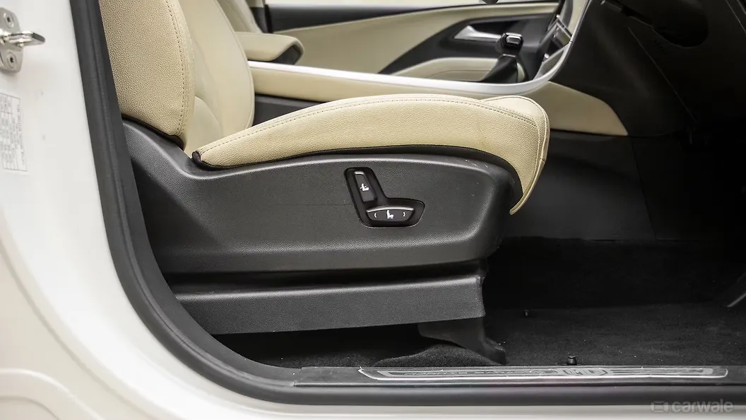 Hector Seat Adjustment Electric for Driver Image, Hector Photos in ...