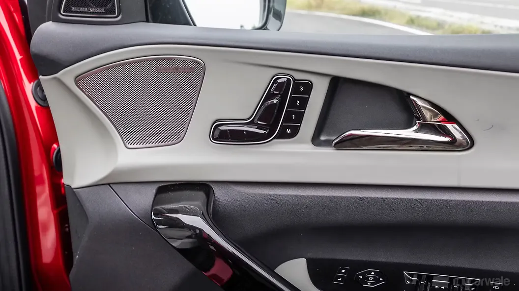 XEV 9e Seat Adjustment Electric for Driver Image, XEV 9e Photos in ...