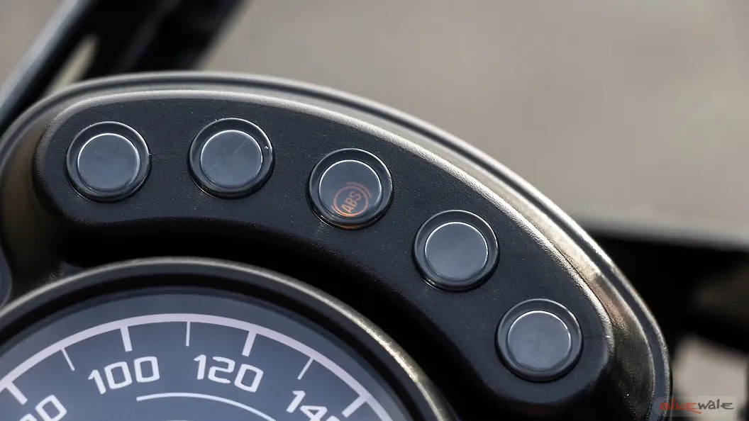 Kawasaki W175 Turn Indicators Switch Image – BikeWale