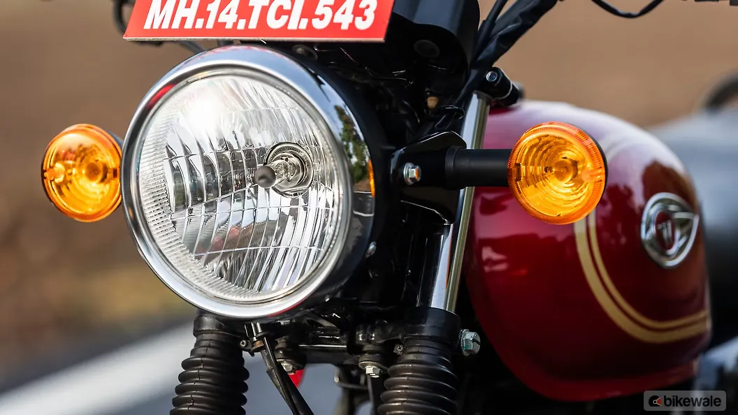 Kawasaki W175 Front Turn Indicators Image – BikeWale