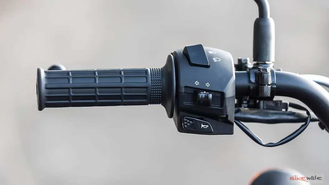 Kawasaki W175 Gear Shift Indicator Image – BikeWale