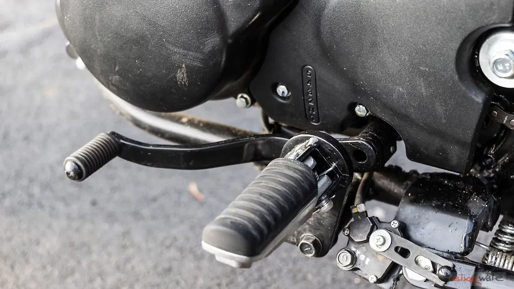 Kawasaki W175 Main Stand Image – BikeWale