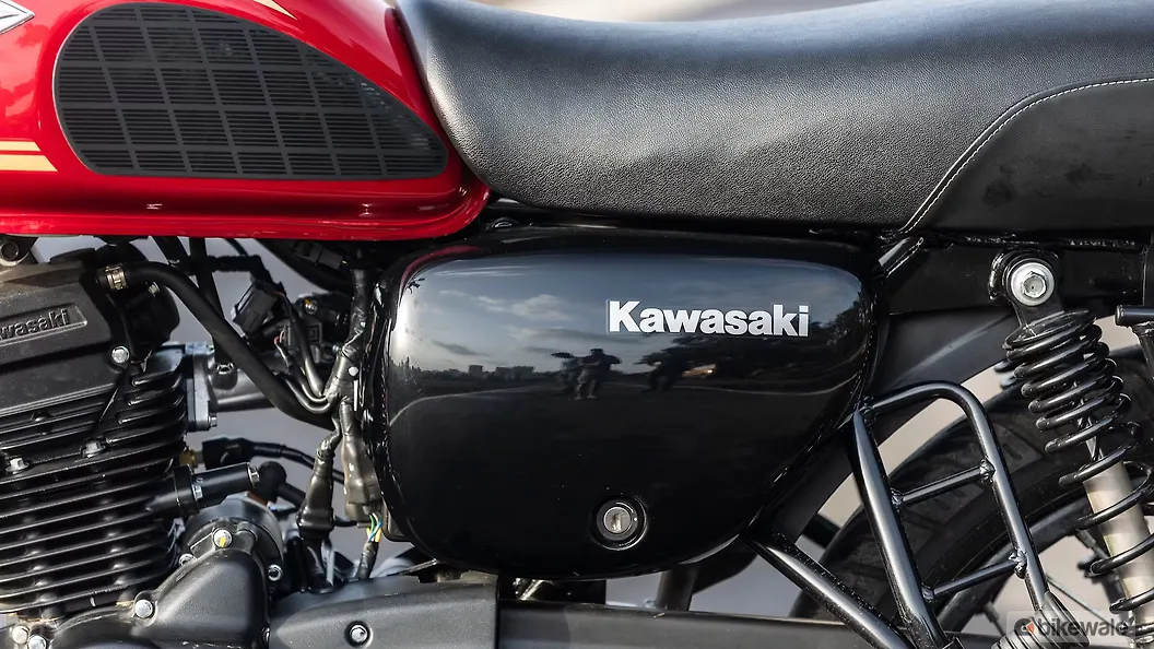 Kawasaki W175 Engine From Right Image – BikeWale