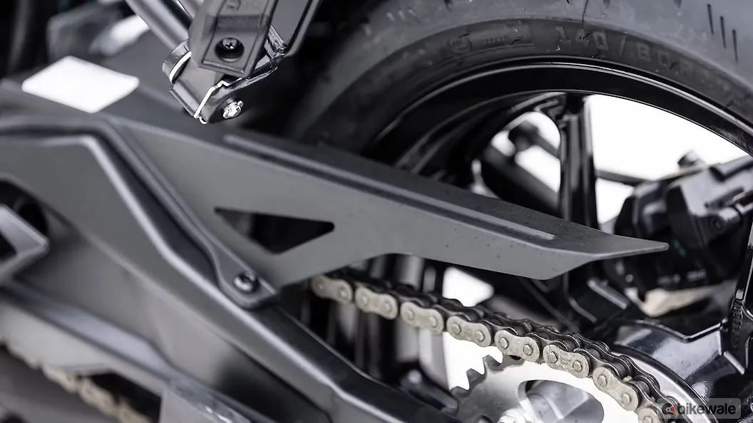 Keeway K300 N Split Seat Image – BikeWale