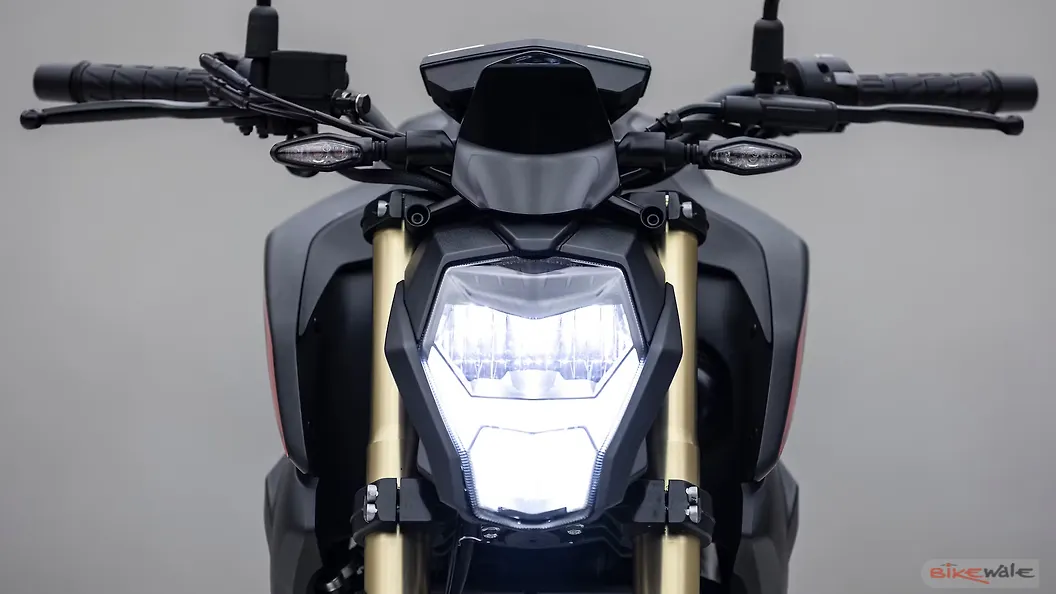 Keeway K300 N Head Light Image – BikeWale