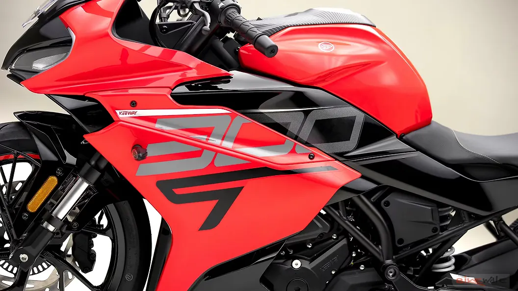 Keeway K300 R Branding/Fuel Tank Decal Image – BikeWale