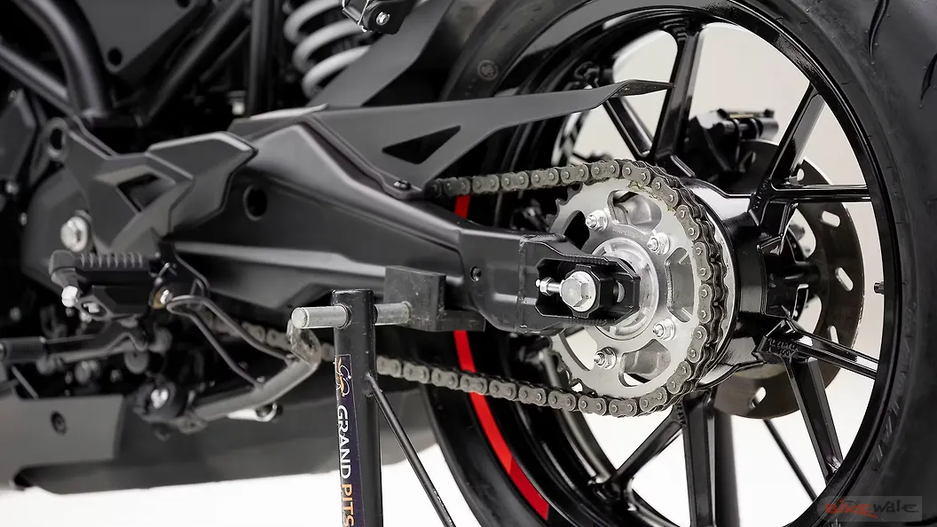 Keeway K300 R Branding/Fuel Tank Decal Image – BikeWale