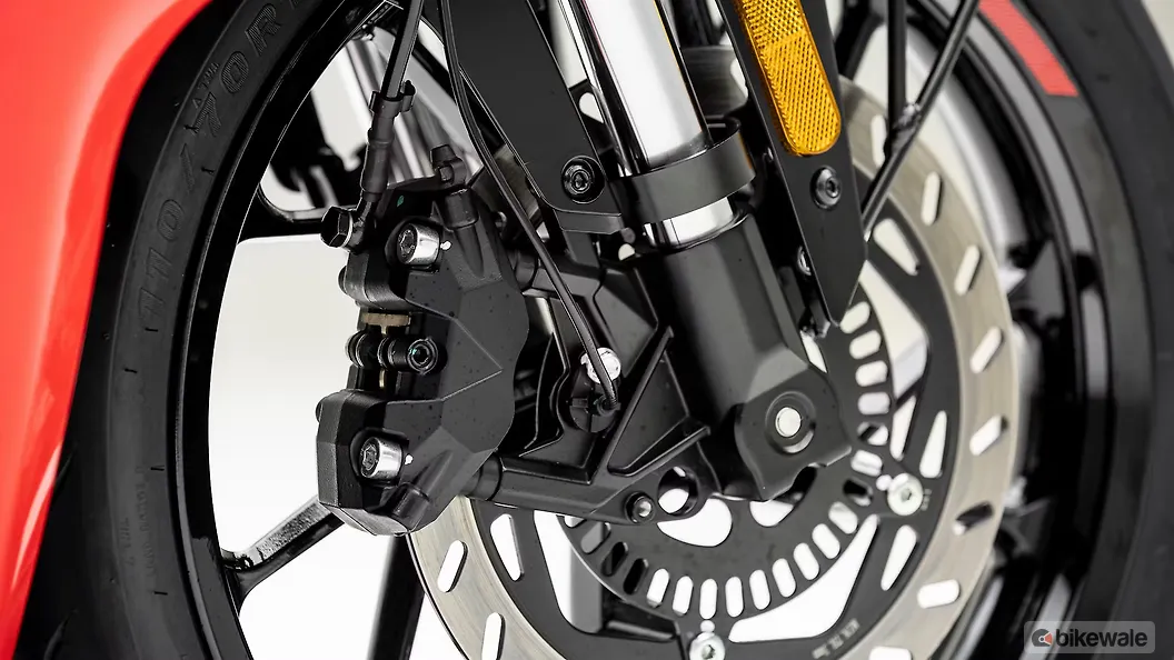 Keeway K300 R Front Disc Brake Image – BikeWale