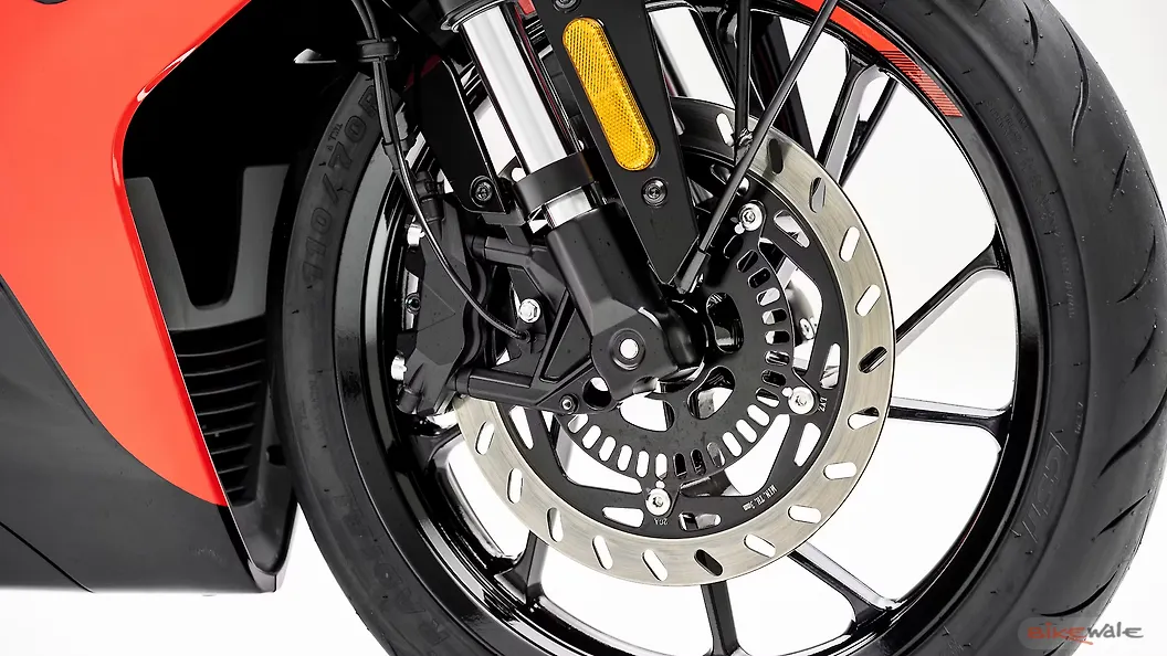 Keeway K300 R Front Suspension Image – BikeWale