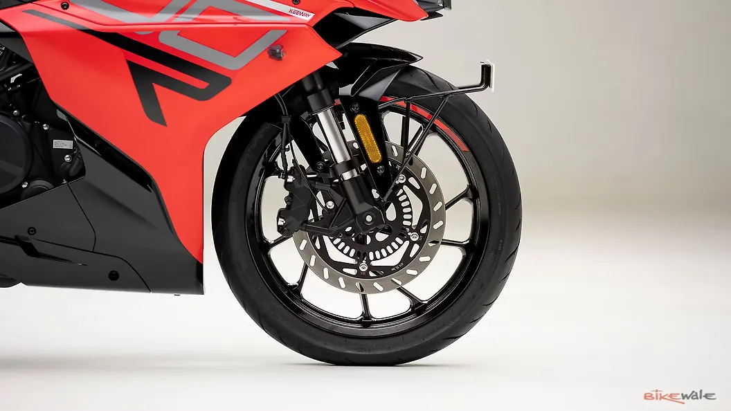 Keeway K300 R Front Suspension Image – BikeWale