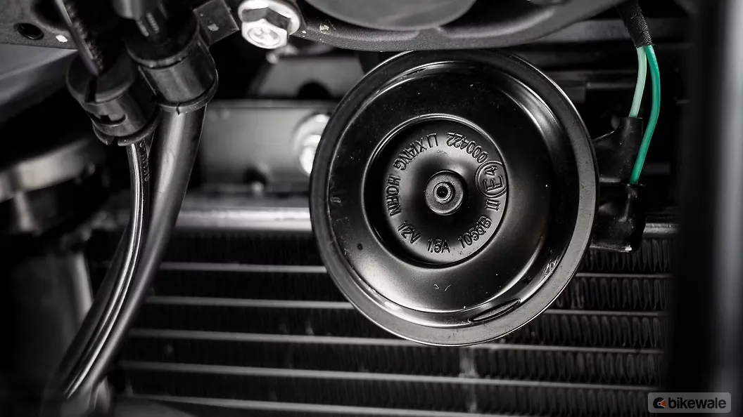 Keeway K300 R Front Disc Brake Image – BikeWale