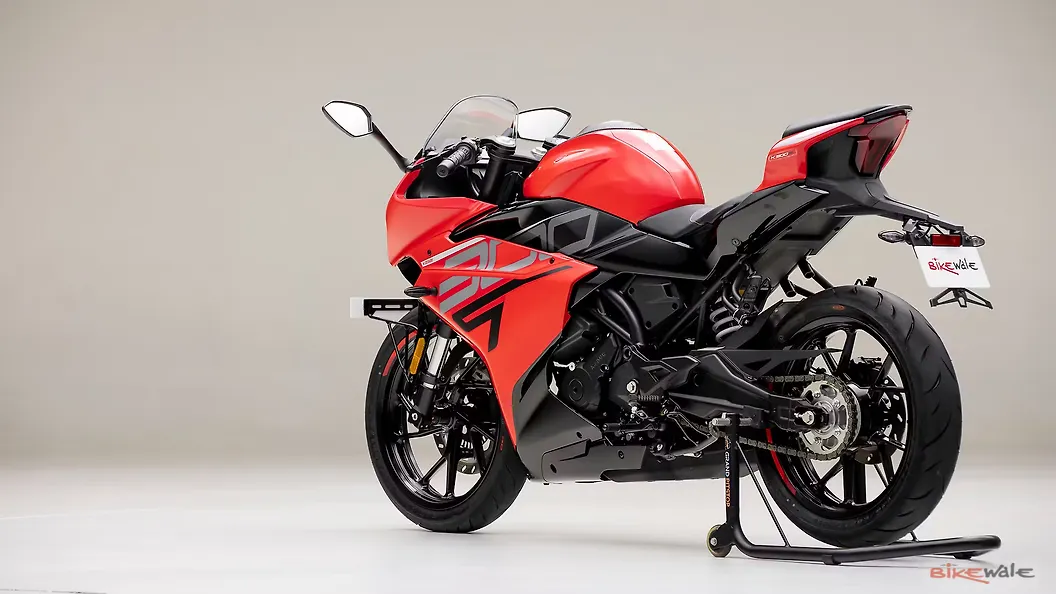 Keeway K300 R Front View Image – BikeWale