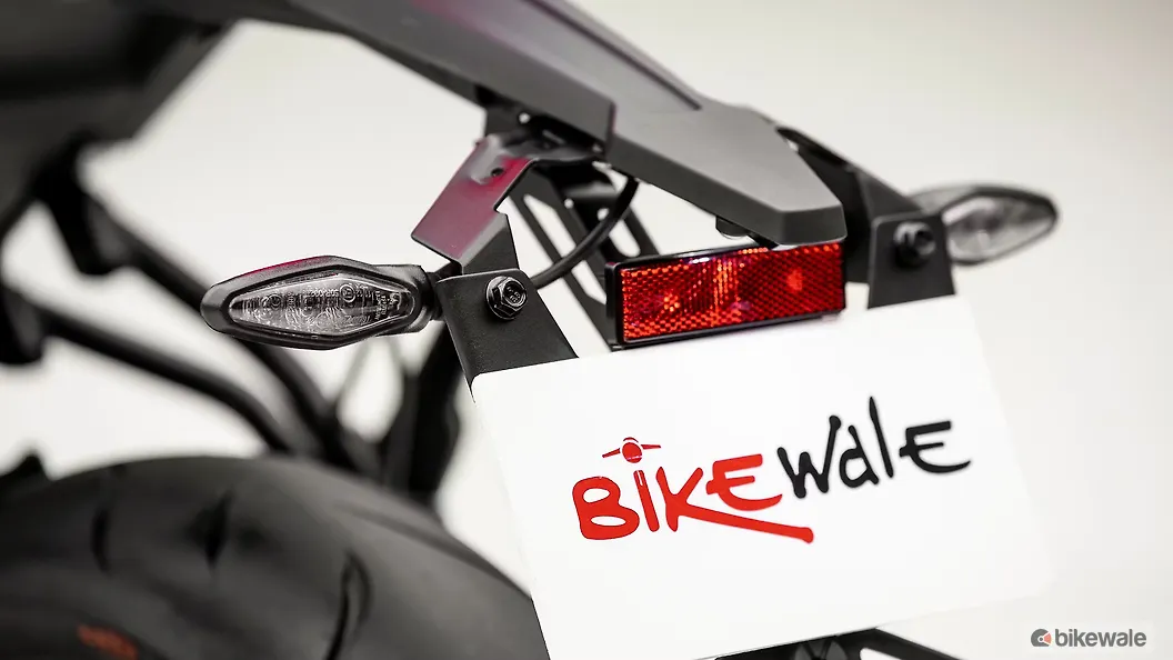 Keeway K300 R Tail Light Image – BikeWale