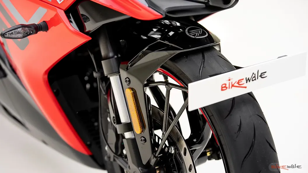 Keeway K300 R Branding/Fuel Tank Decal Image – BikeWale