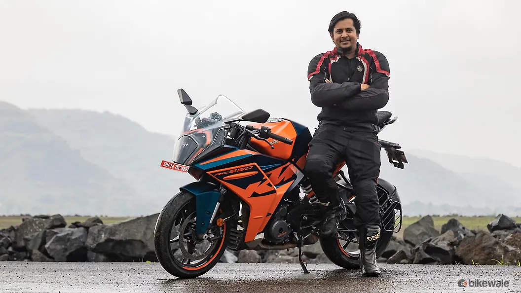 KTM RC 390 Left Front Three Quarter Image – BikeWale