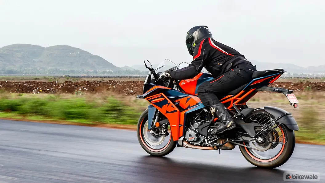 KTM RC 390 Left Rear Three Quarter Image – BikeWale