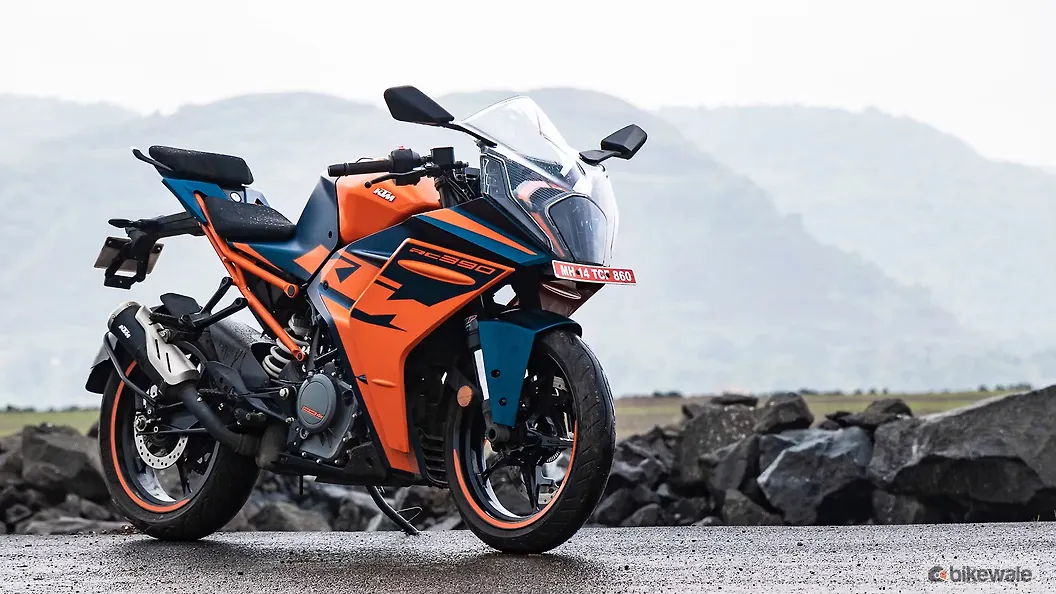 KTM RC 390 Right Front Three Quarter Image – BikeWale