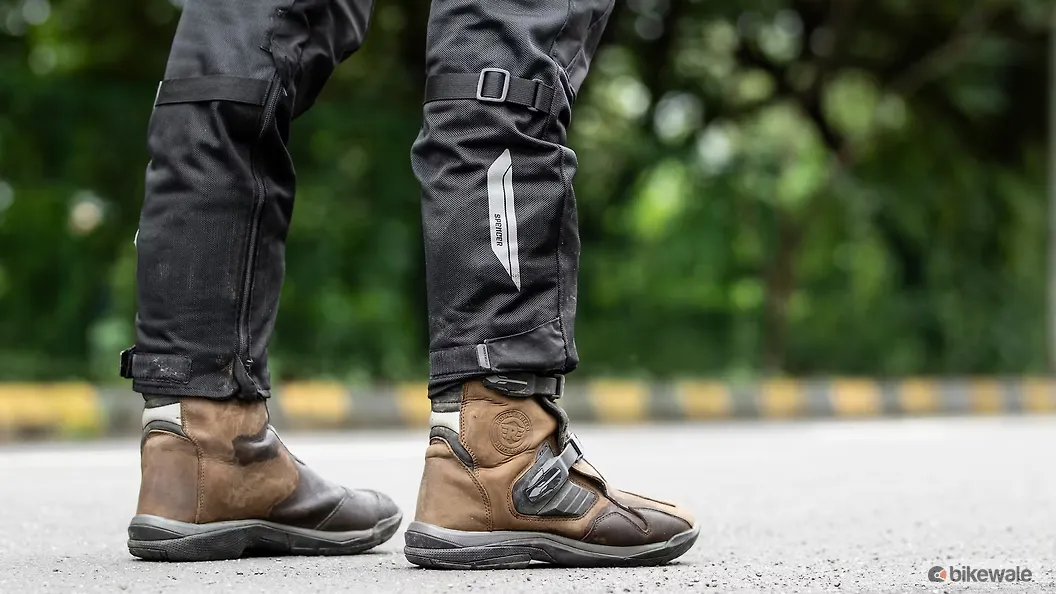 Royal Enfield Bullet 350 Rear View Image – BikeWale