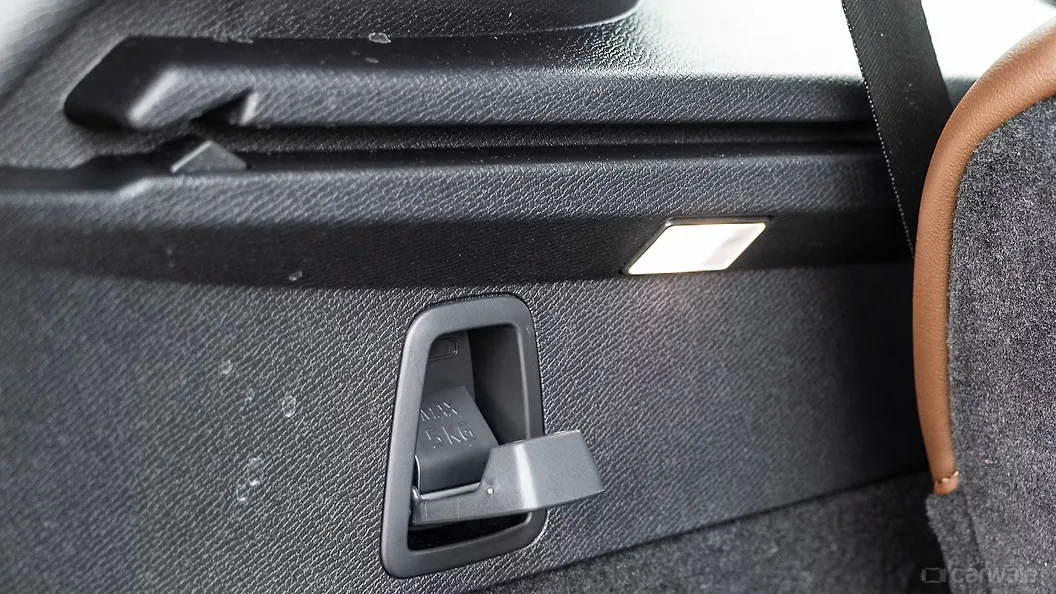 XC90 Boot Parcel Hooks Image, XC90 Photos in India - CarWale
