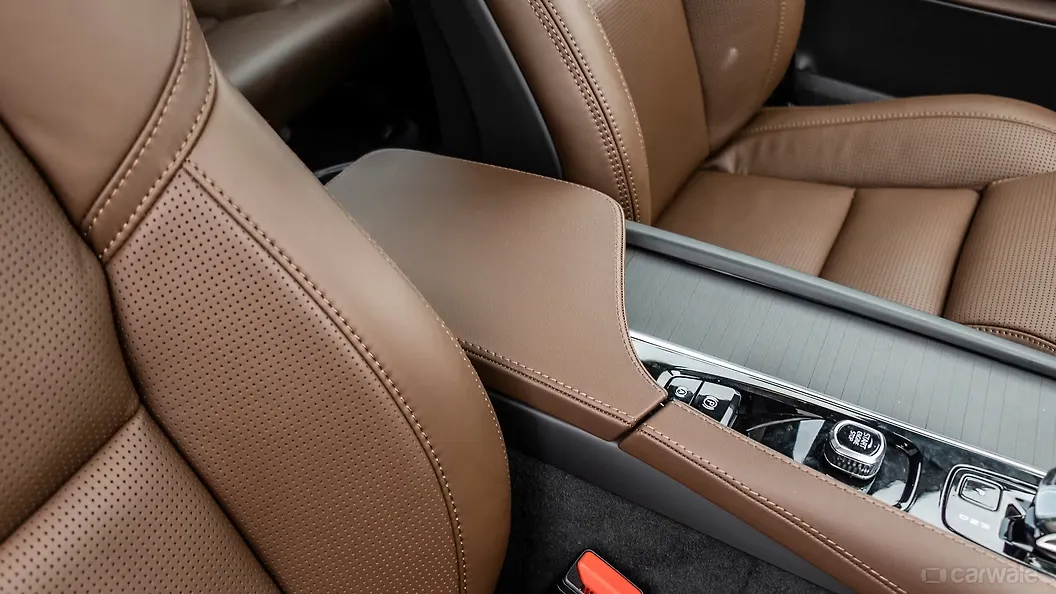 XC90 Front Centre Arm Rest Image, XC90 Photos in India - CarWale