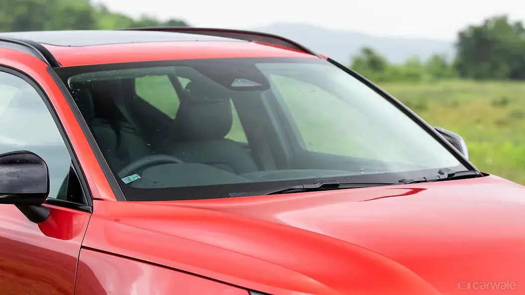 XC40 Front Windshield/Windscreen Image, XC40 Photos in India - CarWale