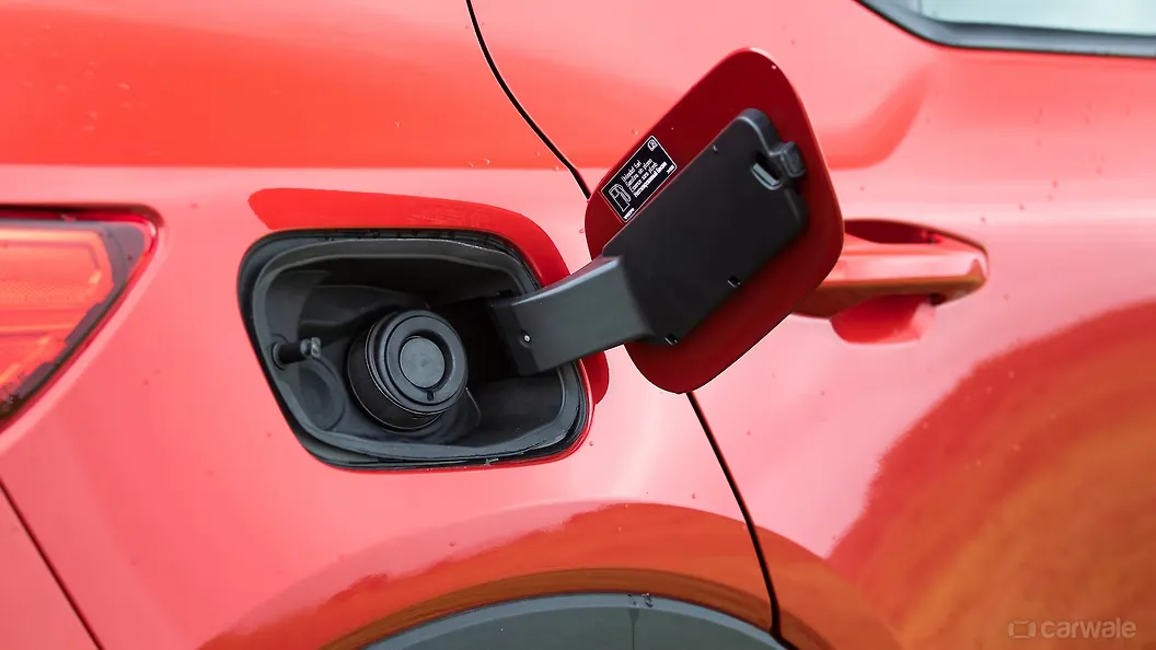 XC40 Open Fuel Lid Image, XC40 Photos in India - CarWale