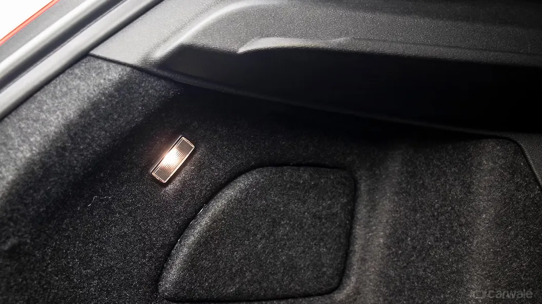 XC40 Boot Light Image, XC40 Photos in India - CarWale