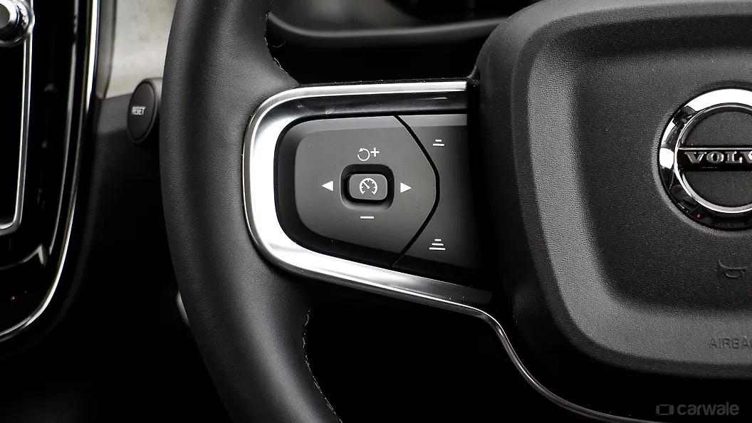 XC40 Left Steering Mounted Controls Image, XC40 Photos in India - CarWale