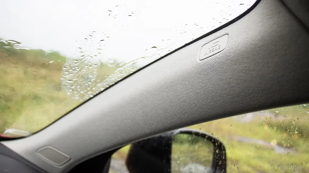 XC40 Right Side Curtain Airbag Image, XC40 Photos in India - CarWale