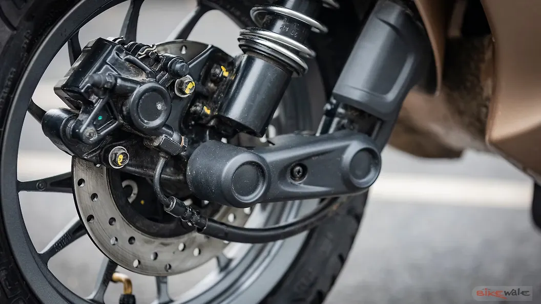 Bajaj Chetak Underseat Storage Light/Boot Light Image – BikeWale